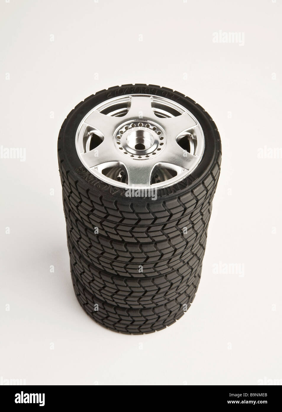 Alloy wheels stack hi-res stock photography and images - Alamy