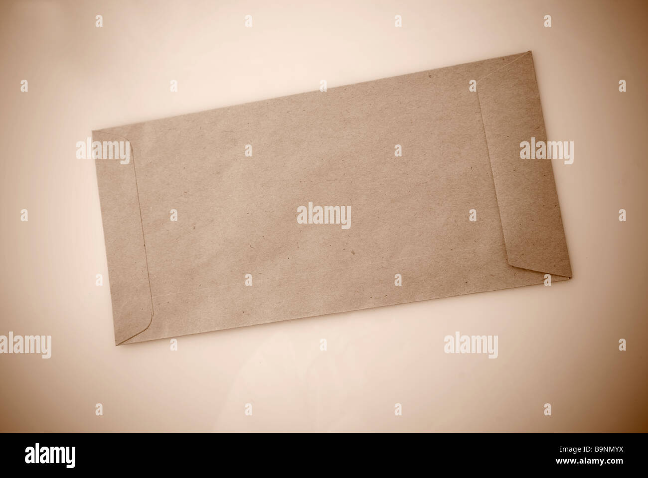Brown envelope hi-res stock photography and images - Alamy
