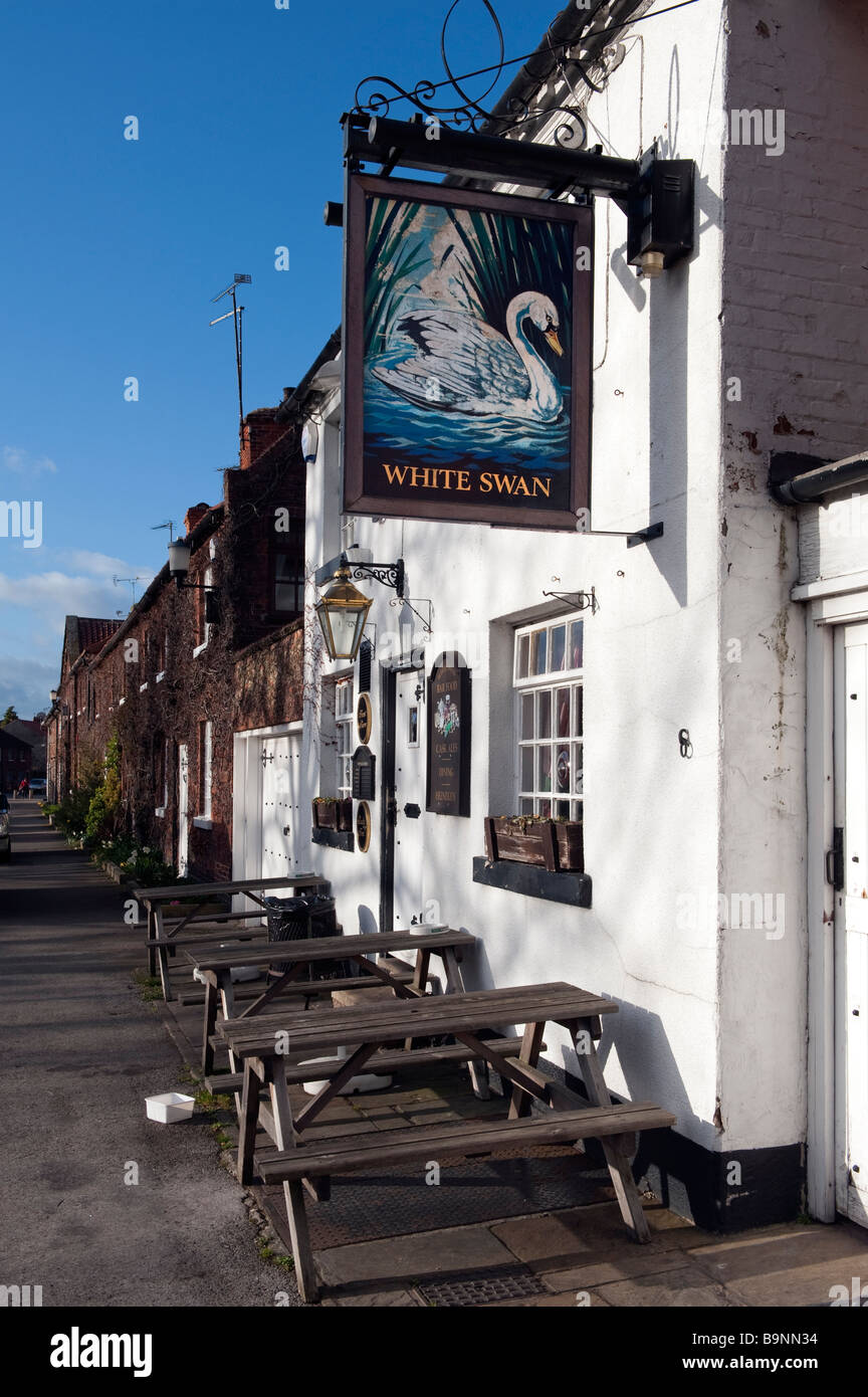"White Swan" in Blyth,Nottinghamshire, England,"Great Britain Stock ...