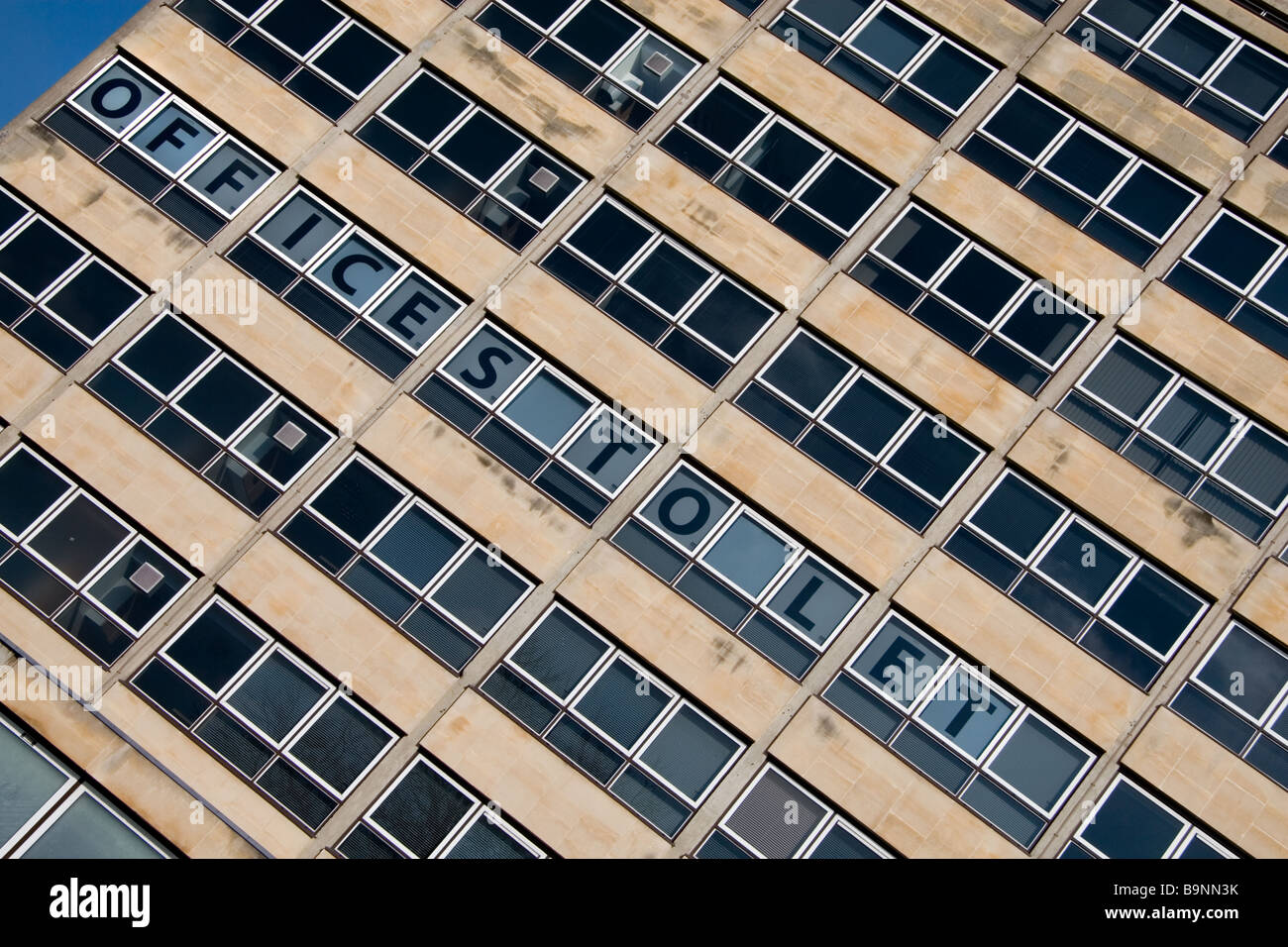 Empty office uk hi-res stock photography and images - Alamy