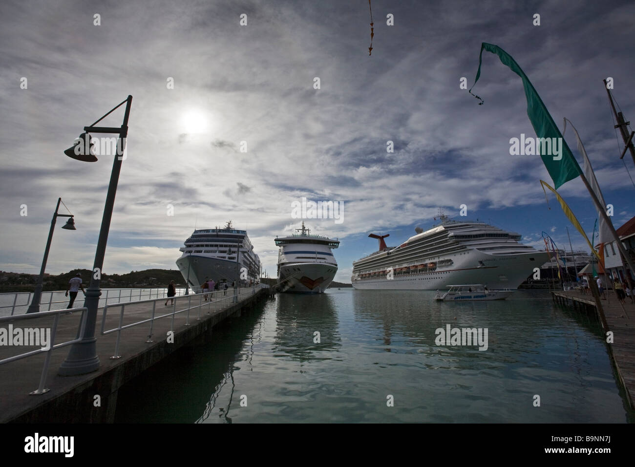 Antigua cruise port hi-res stock photography and images - Alamy