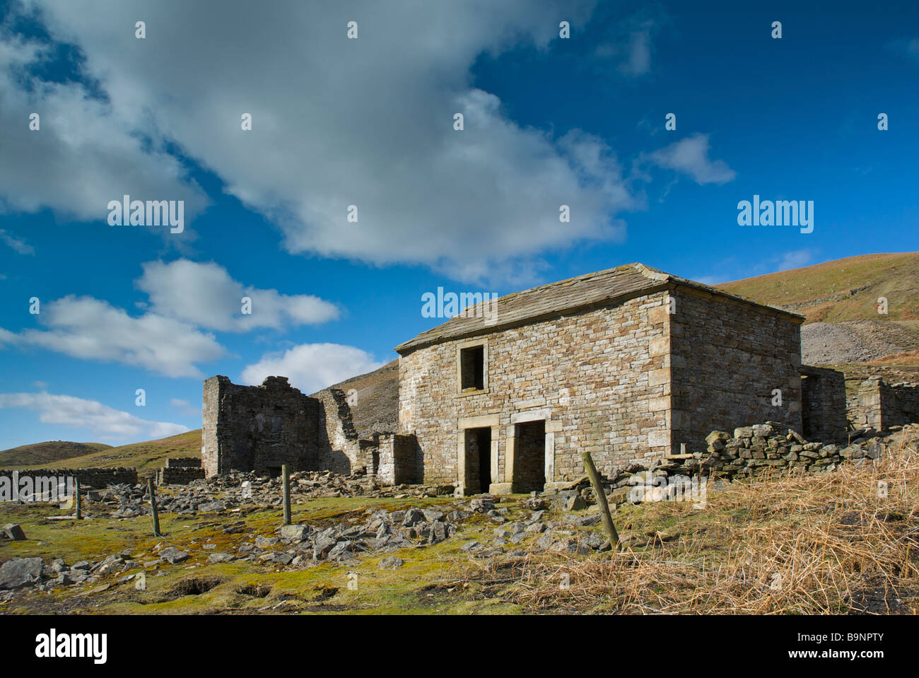 The ruins of Crackpot Hall, Upper Swaledale, Yorkshire Dales National ...