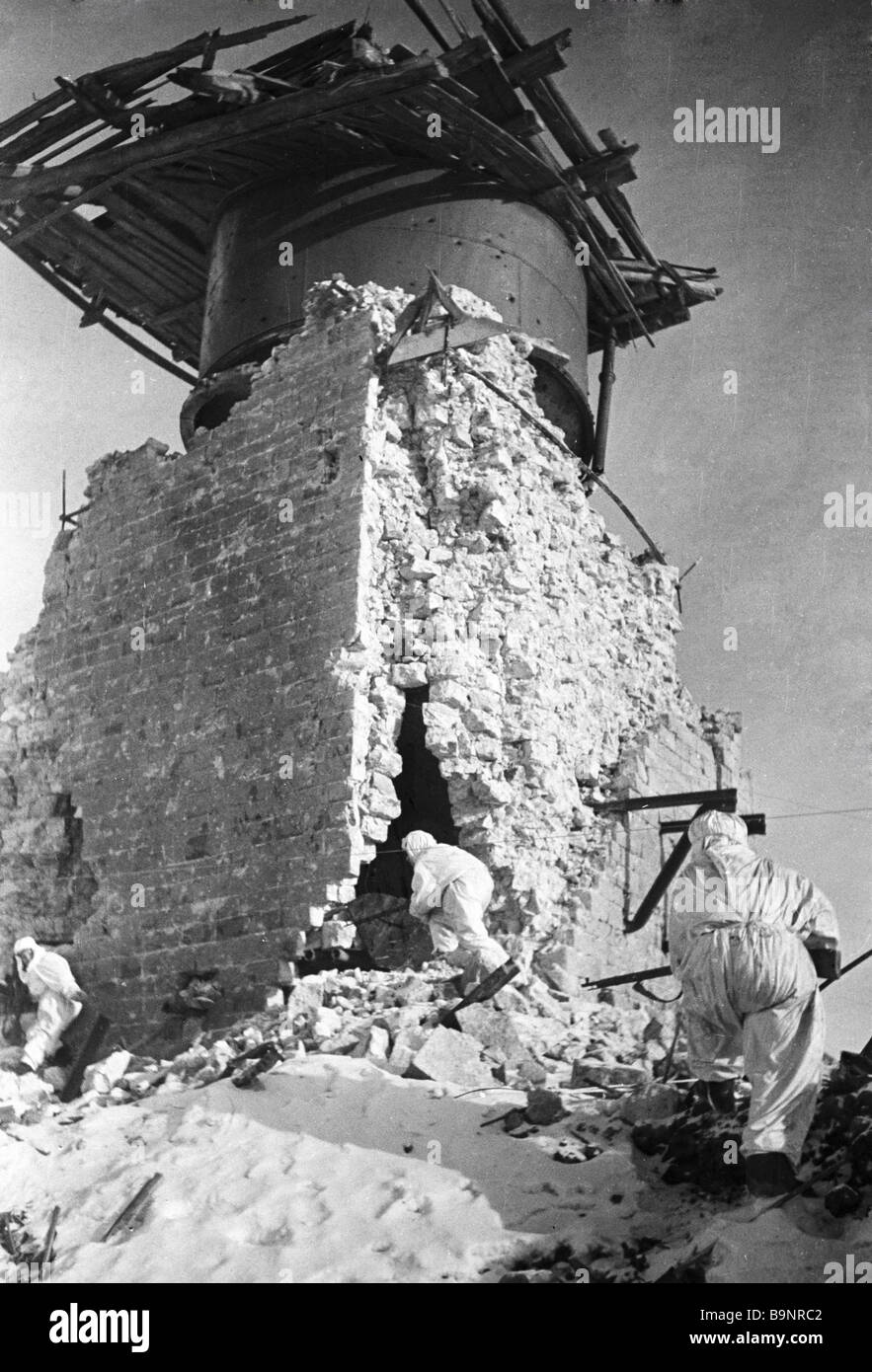 Red Army snipers on the front line near Stalingrad Stock Photo - Alamy