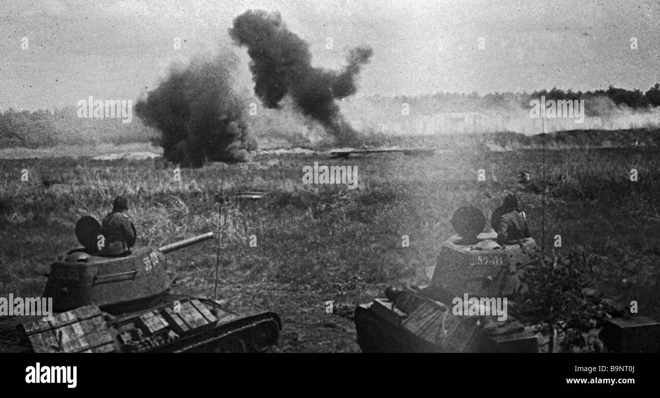 A tank battle Stock Photo - Alamy