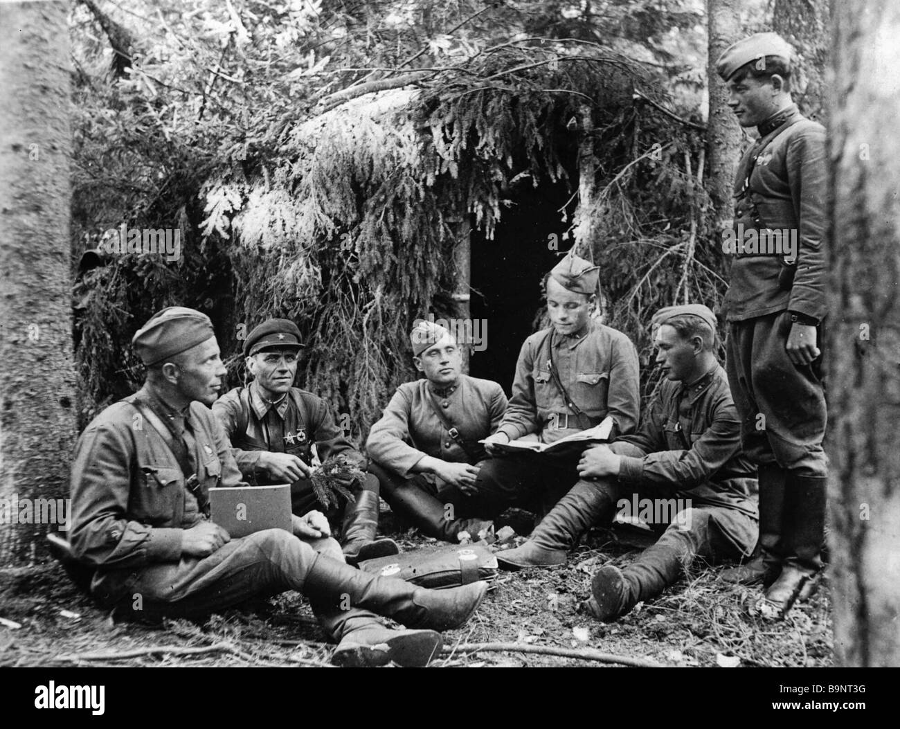 Grigory Kalinovsky and his fellow soldiers in the Volkhov Front Stock ...