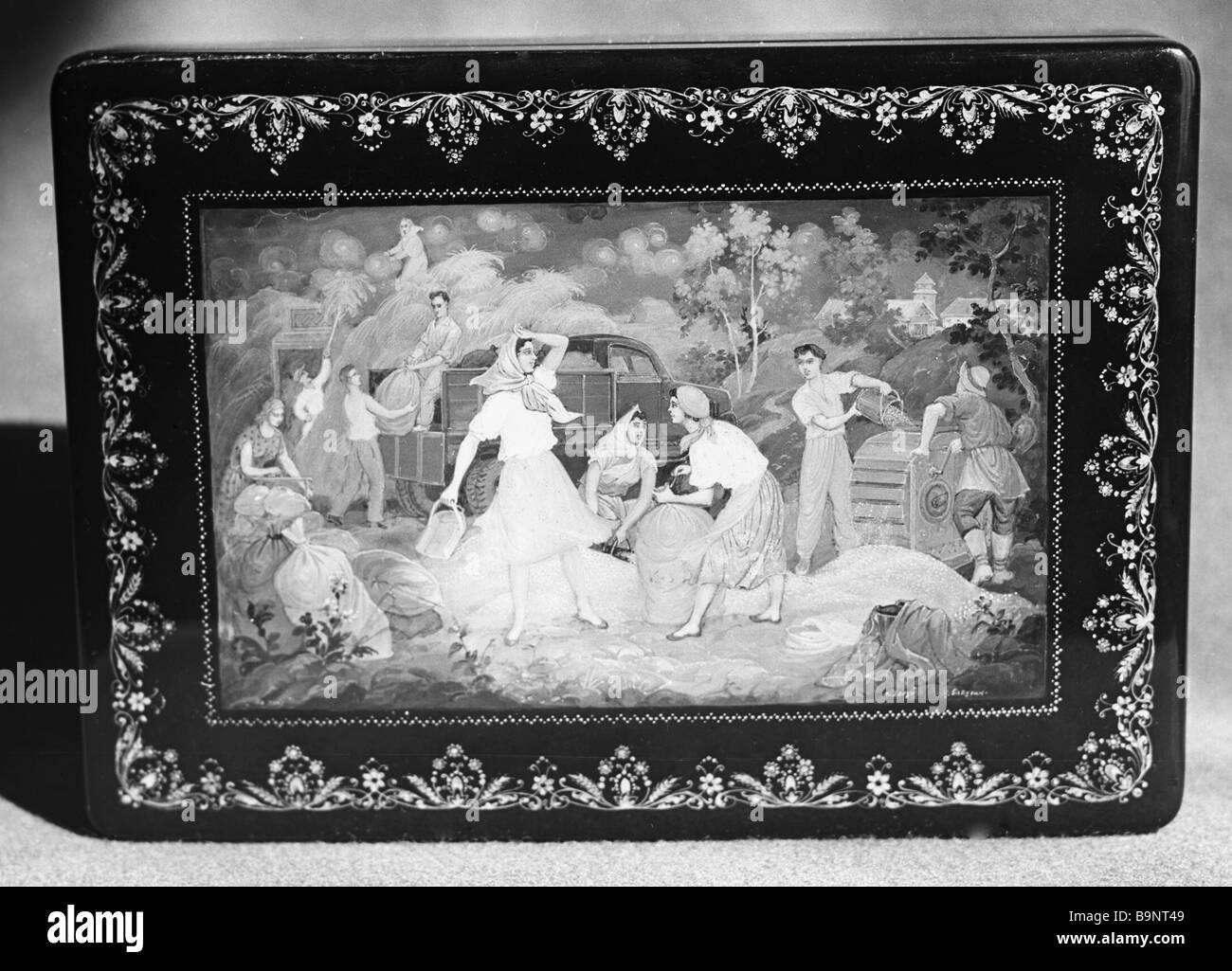 Casket with lacquered miniature painting In the barnyard by artist N ...