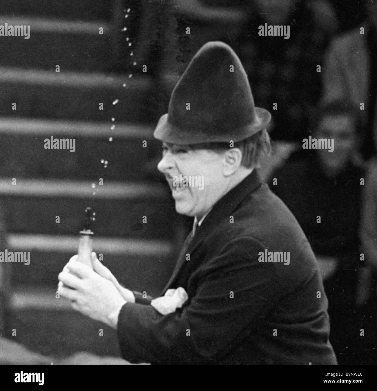 Mikhail Rumyantsev as clown Karandash Pencil performing Stock Photo - Alamy