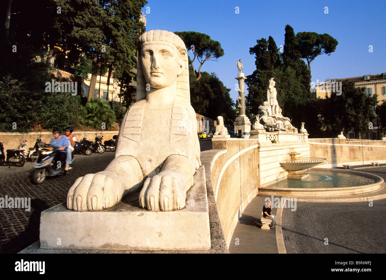 Sphinx sculpture in piazza hi-res stock photography and images - Alamy