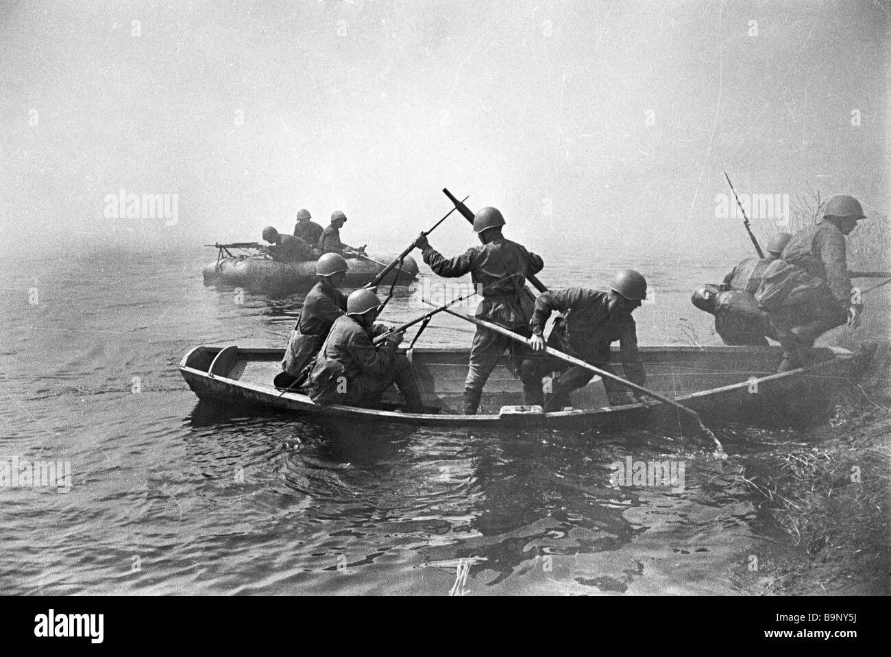 Soldiers crossing a river The North Western Front Stock Photo - Alamy