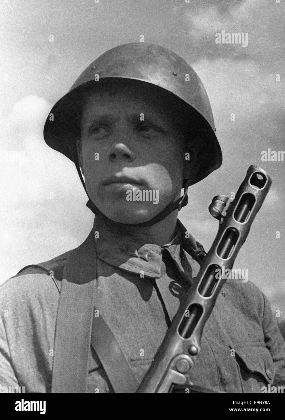 Senior Sergeant Fyodor Chistyakov machine gunner of the 44th ...