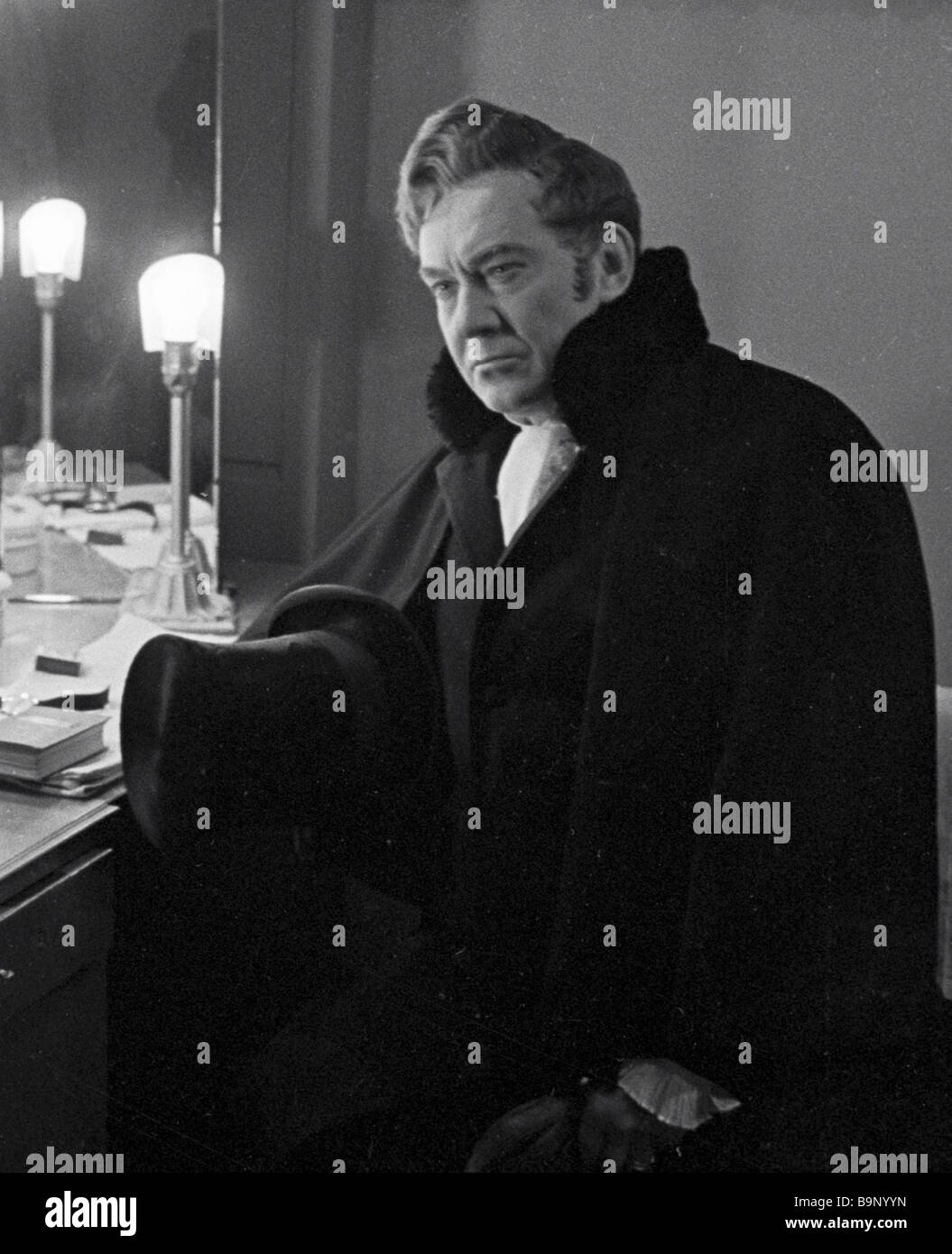 The Maly Theatre s celebrated actor Mikhail Tsarev 1903 1987 in make up room Stock Photo - Alamy