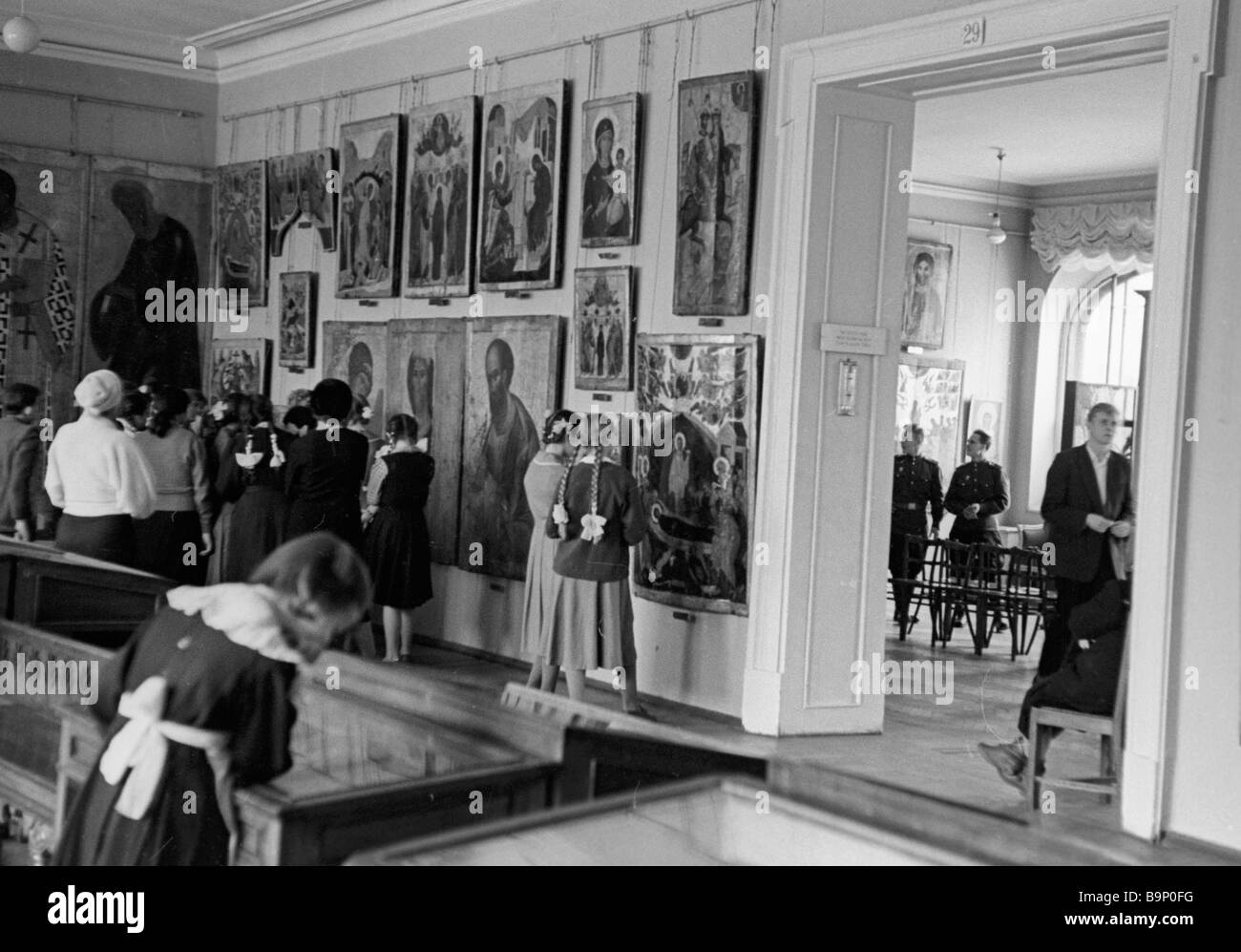 Visitors admire icon collection at the State Tretyakov Picture Gallery ...