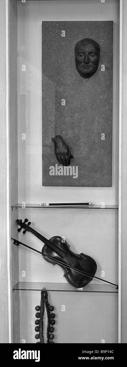The death mask a hand s mold and the violin of composer Alexander A ...