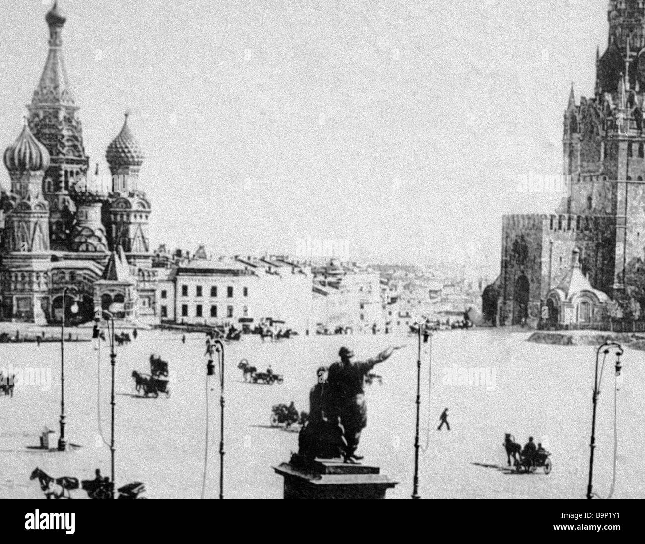 First electric lighting of the Red Square Stock Photo - Alamy