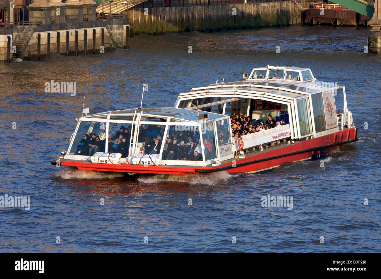 Tate river boat hi-res stock photography and images - Alamy