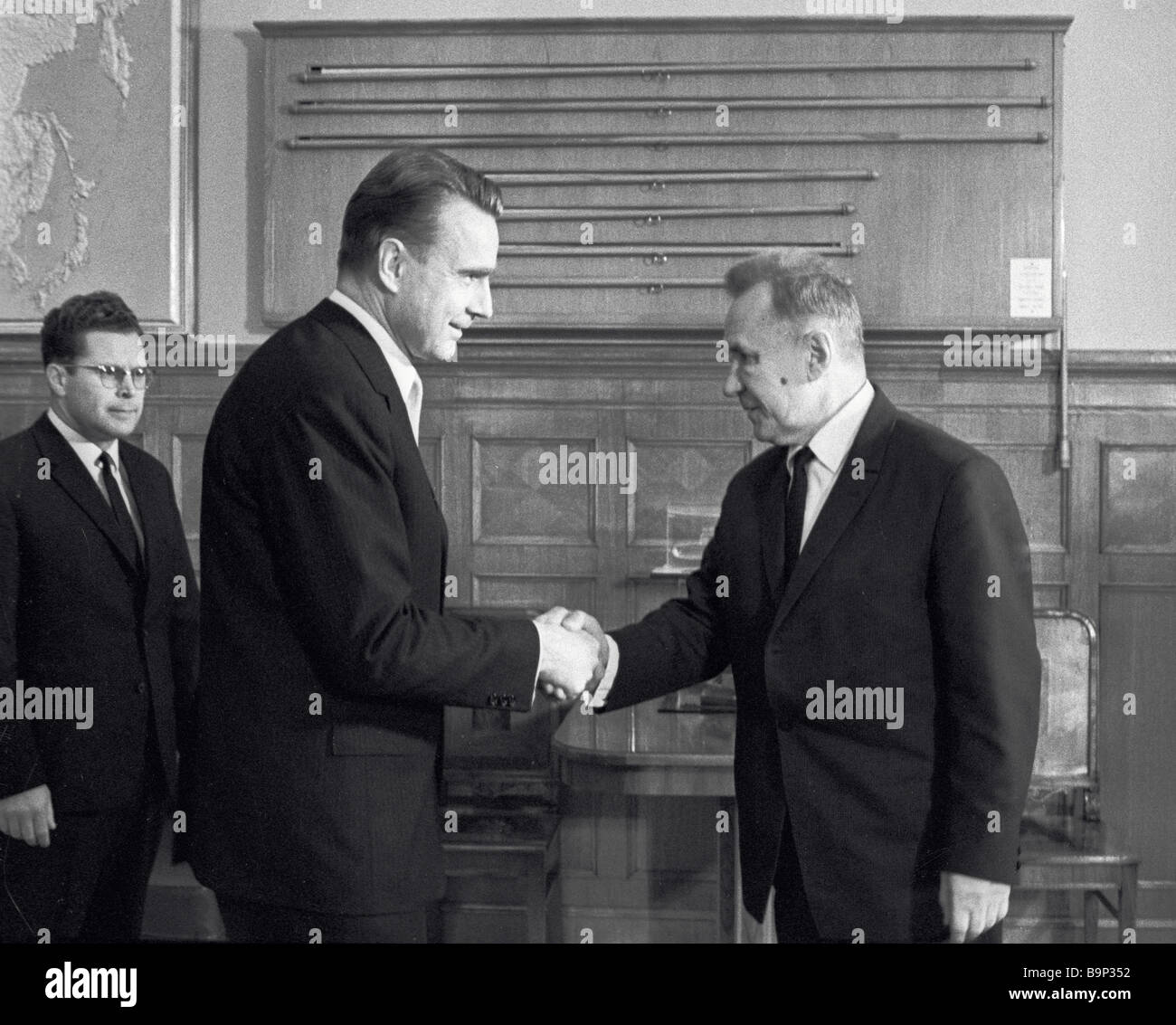 Alexei Kosygin right the Soviet prime minister meeting Mauno Koivisto ...