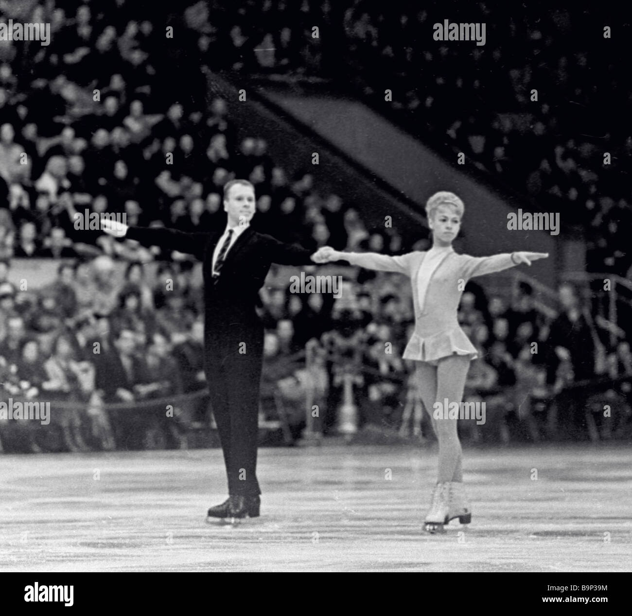 Europe s champions in pair skating Lyudmila Belousova right and Oleg ...