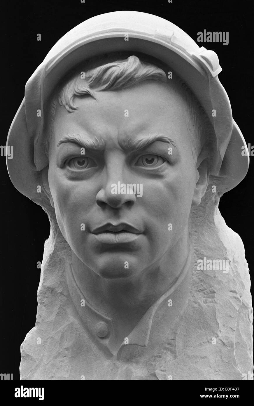 The sculpture Alexander Matrosov by Yevgeny Vutetich Stock Photo - Alamy