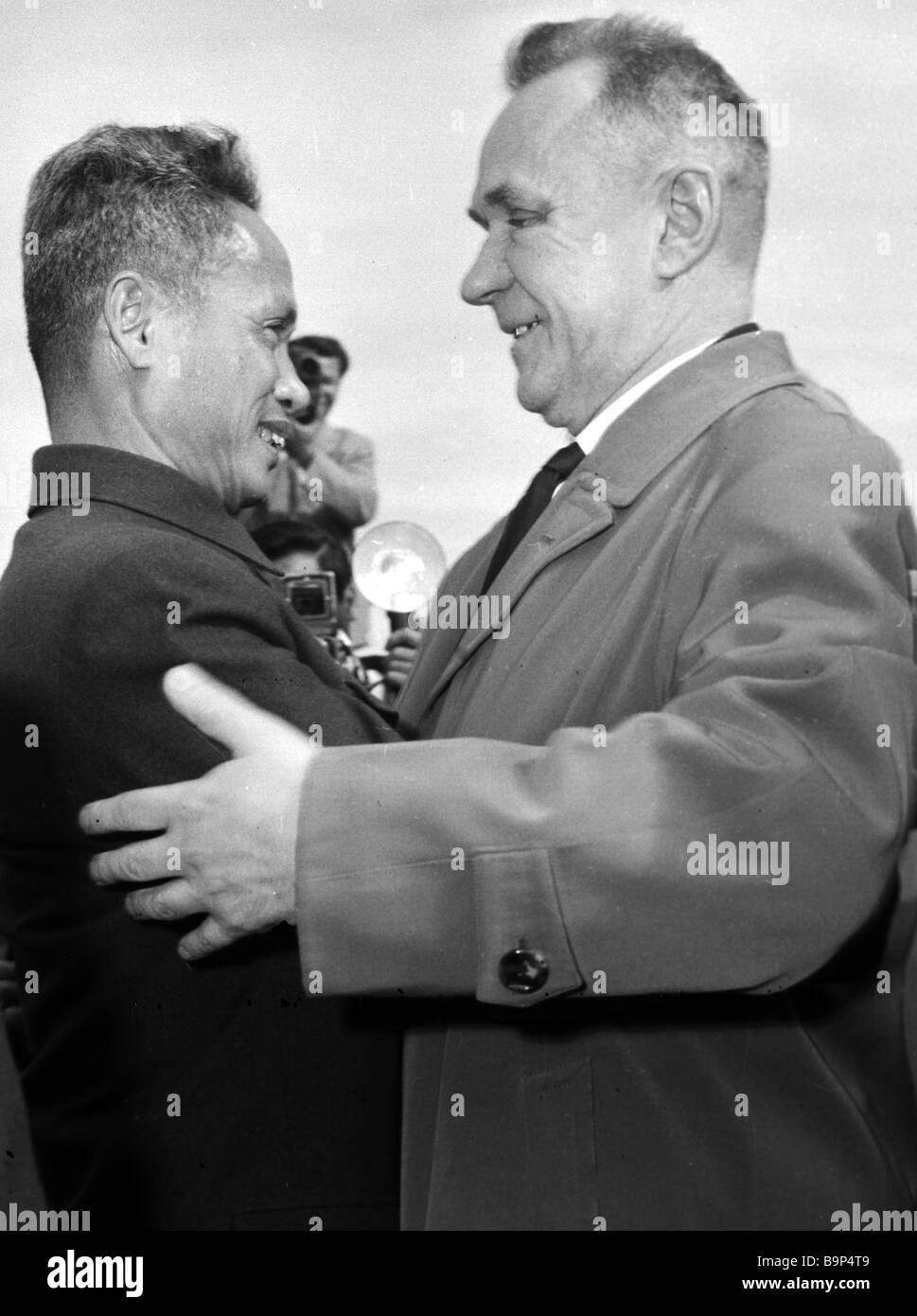 Pham Van Dong left politburo member of the Vietnam Workers Party ...