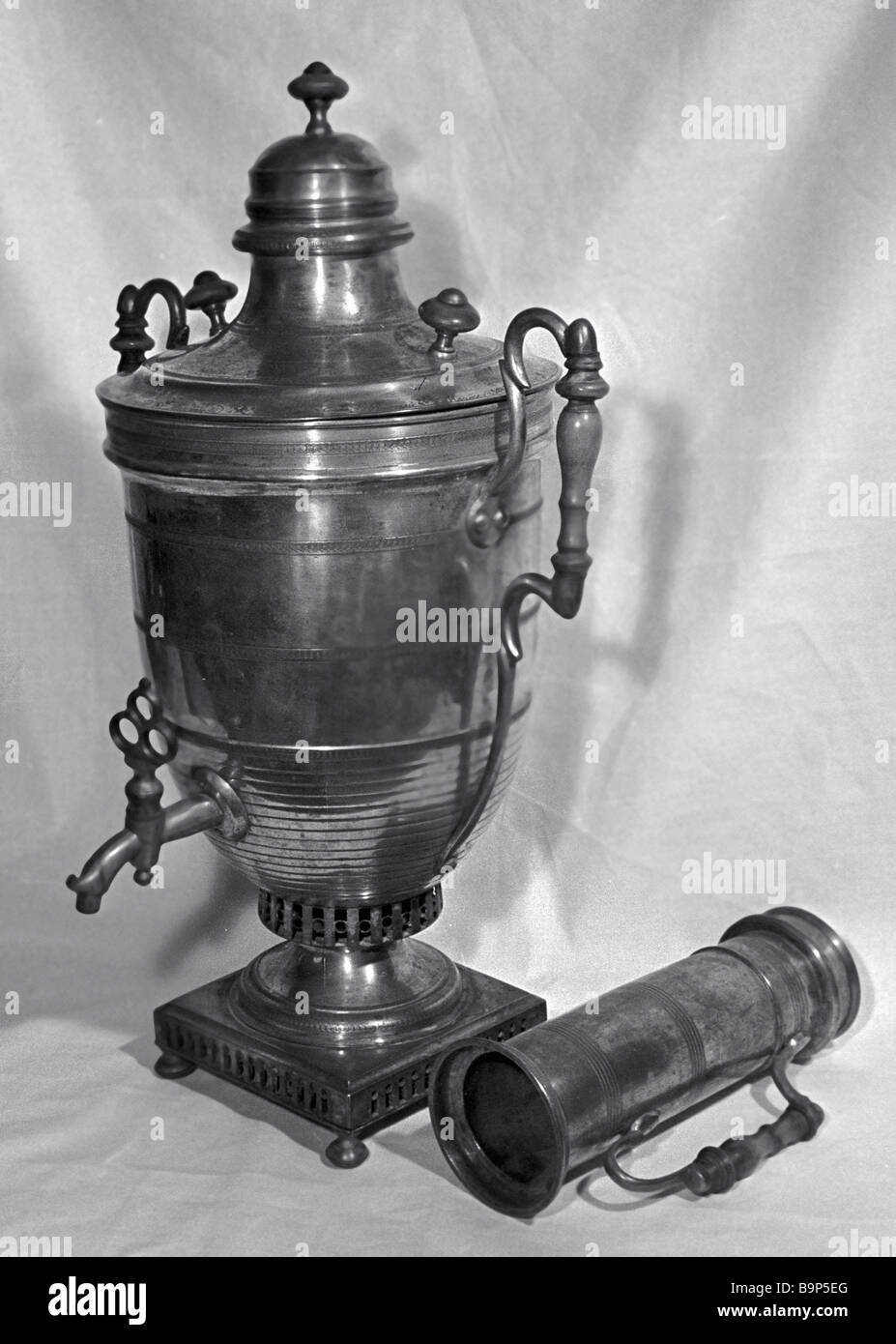 The copper silver plated Tula samovar Stock Photo - Alamy