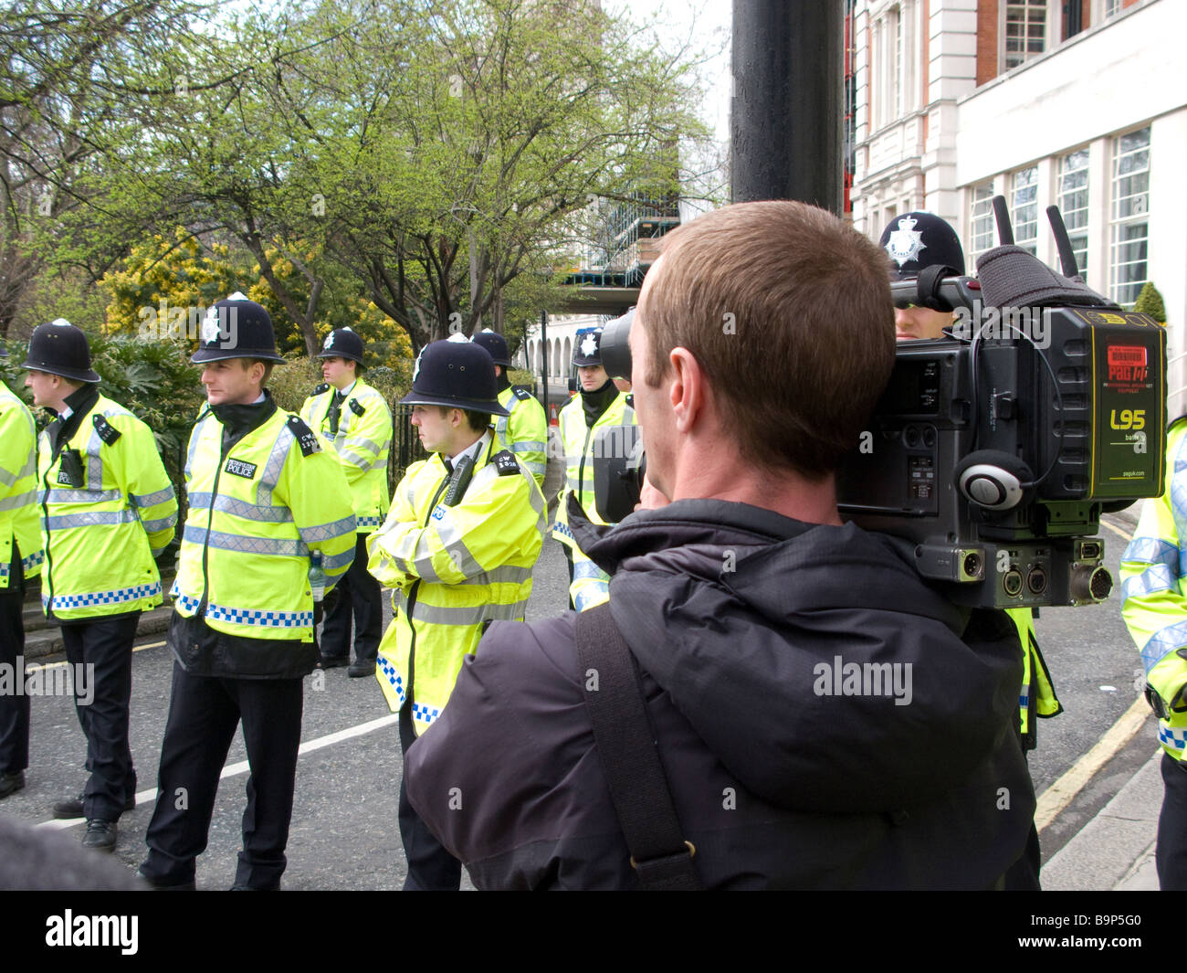 Filming police hi-res stock photography and images - Alamy