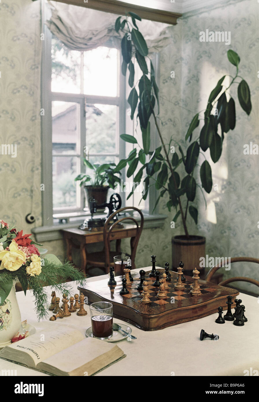 Part of the dining room in the Lenin house museum Stock Photo - Alamy