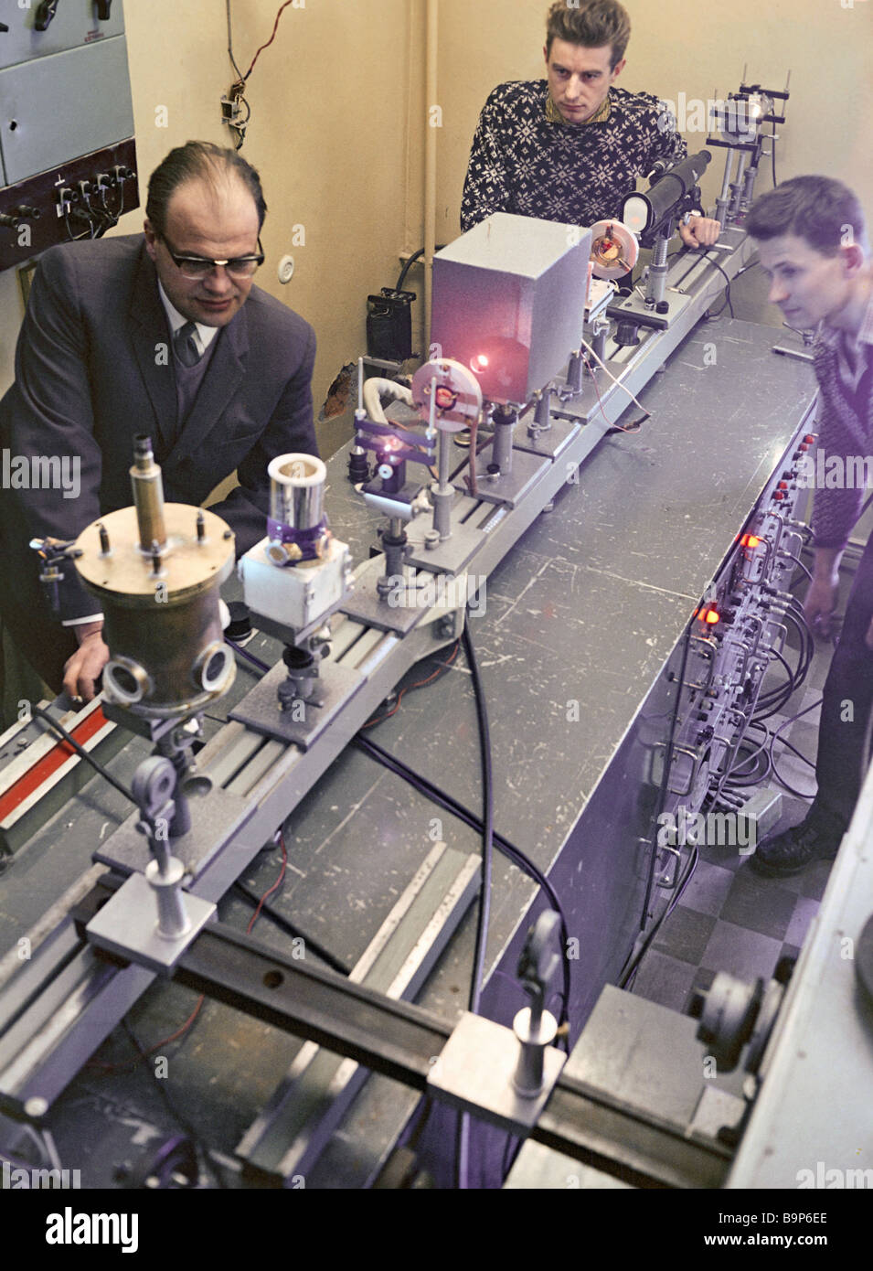 Conducting an experiment Quantum radio physics laboratory Lebedev ...