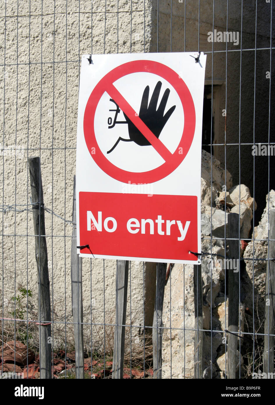 No entry warning sign outside hi-res stock photography and images - Alamy