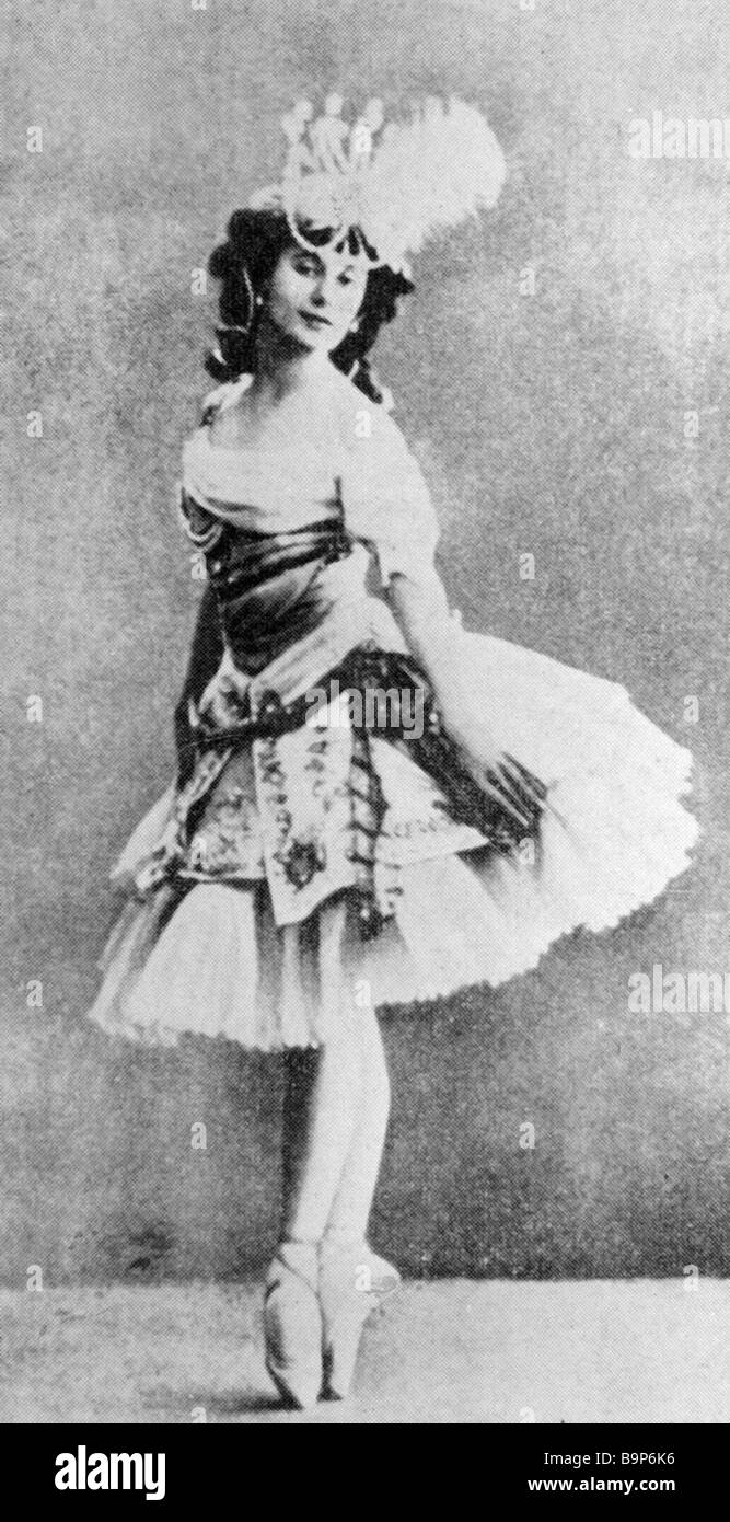 The Mariinsky Theater s prima ballerina Anna Pavlova in the ballet ...