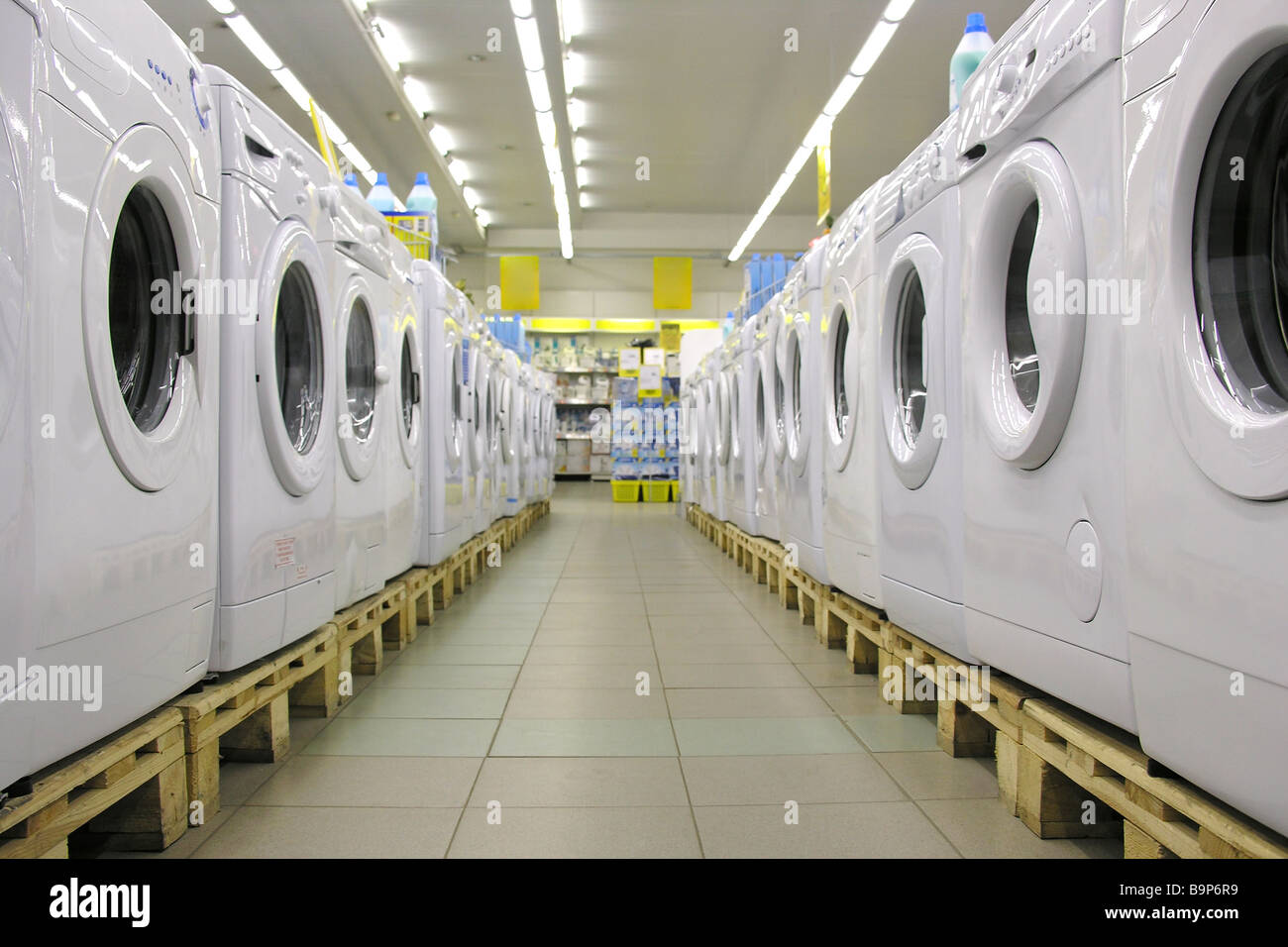 Cross washer hi-res stock photography and images - Alamy