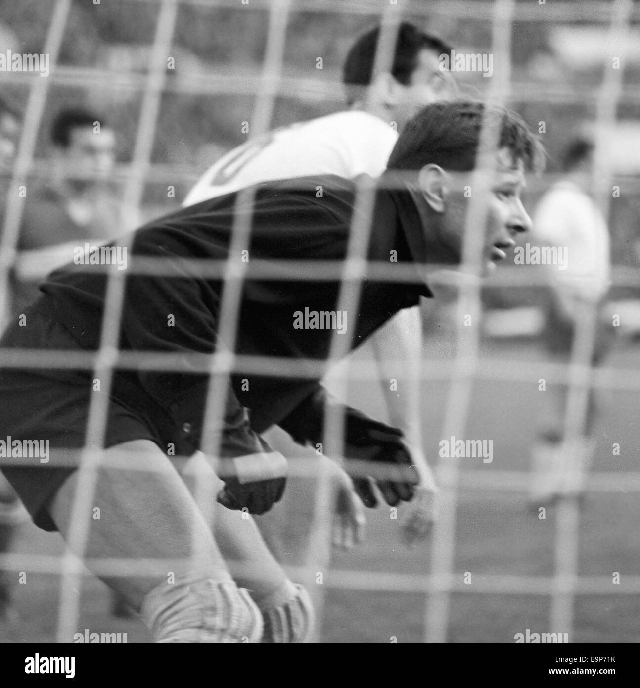 Goal keeper Lev Yashin plays for Dinamo Moscow football team Stock ...