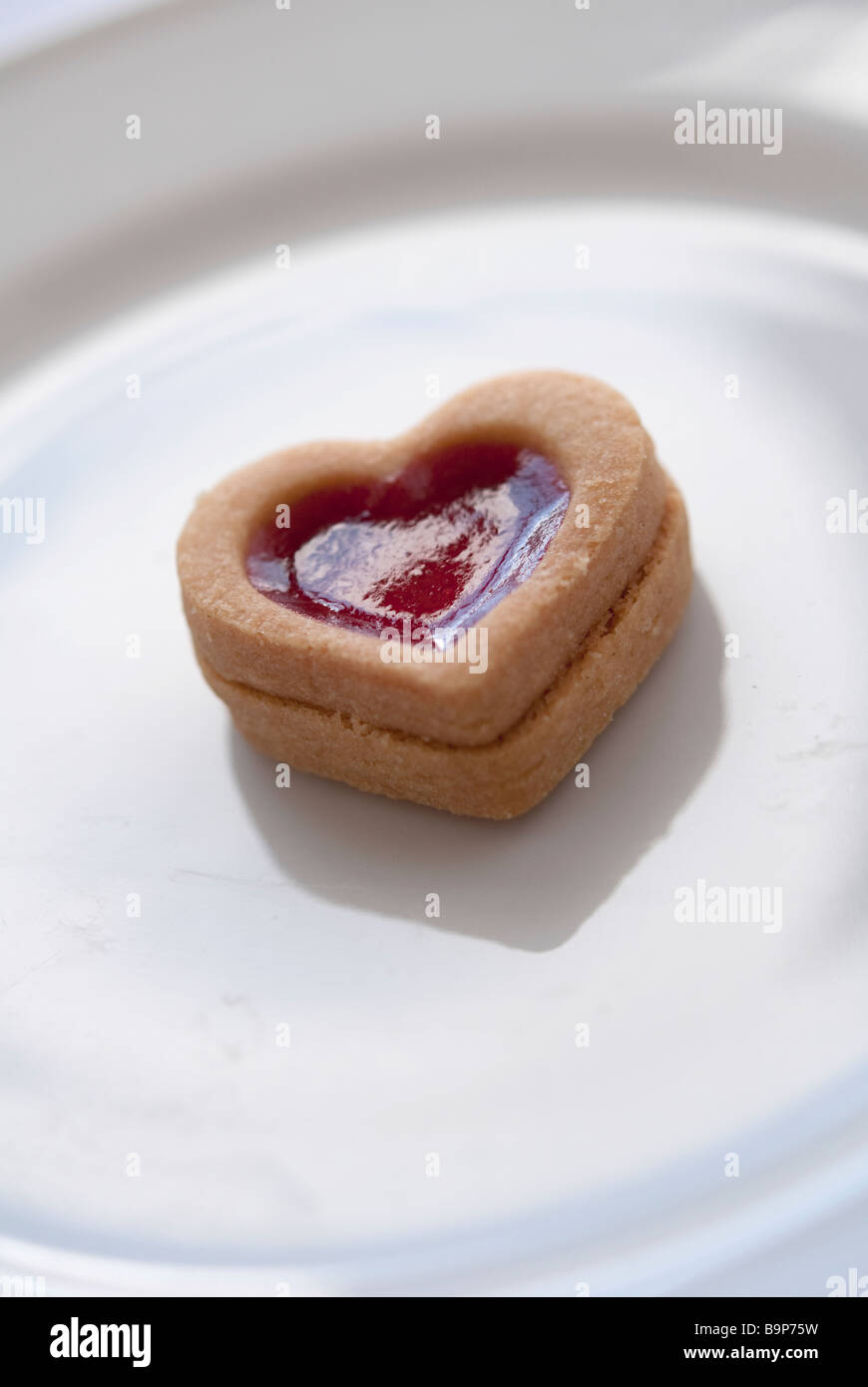 Heart shaped jam tarts hi-res stock photography and images - Alamy