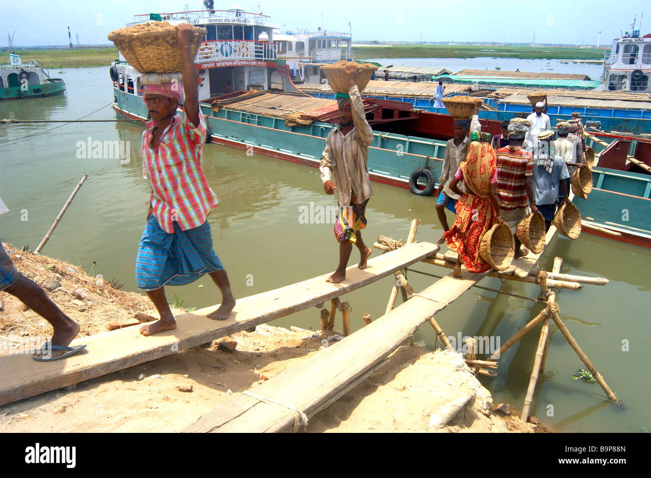 Work boats hi-res stock photography and images - Alamy