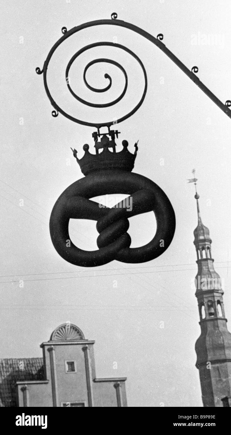 Cracknel above the door of a coffee house in Tallinn Stock Photo - Alamy