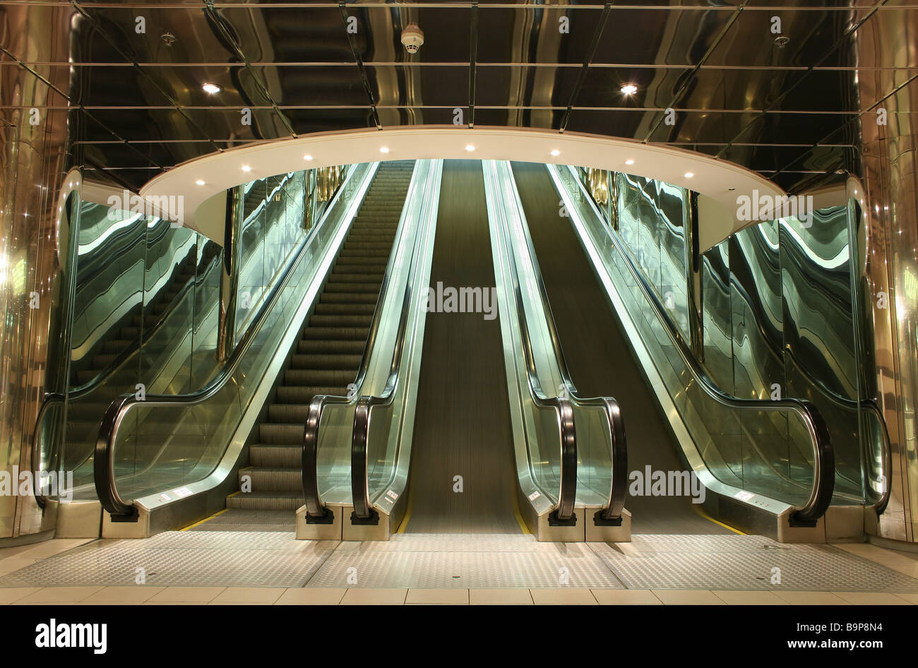 Moscow underground escalators hi-res stock photography and images - Alamy