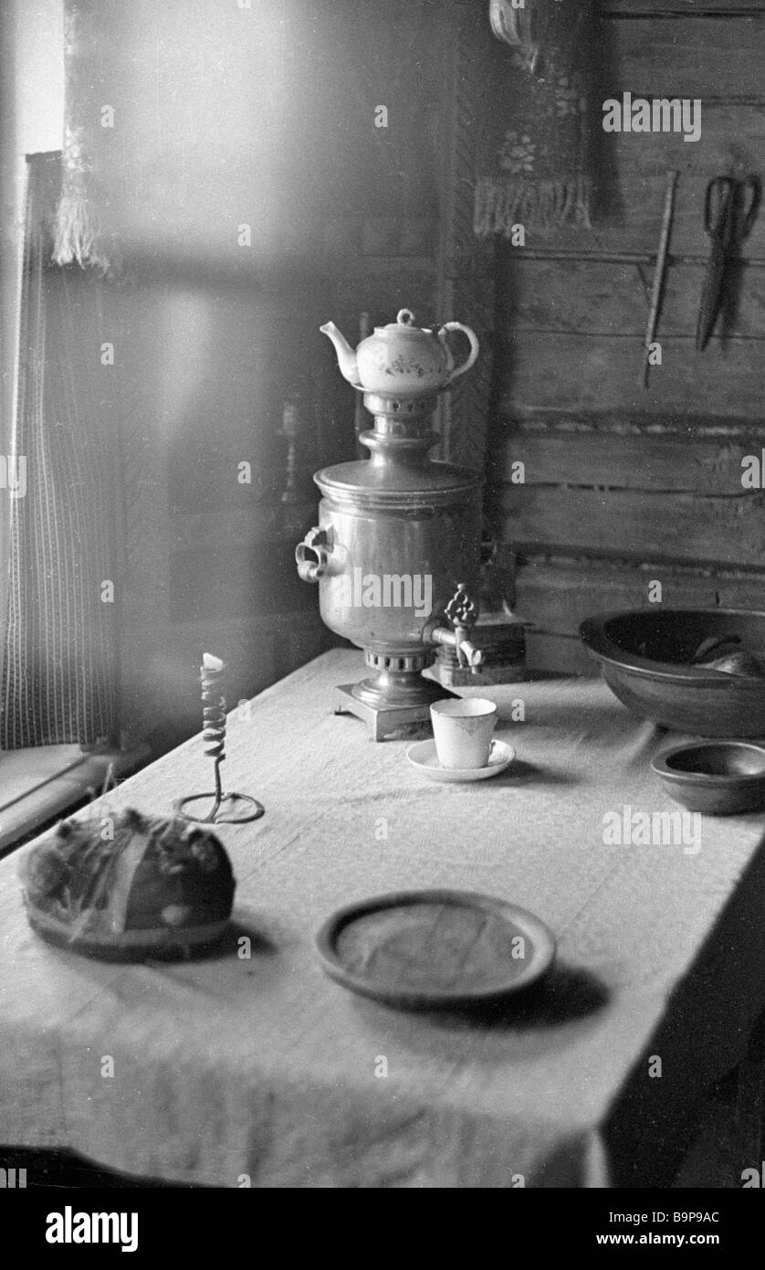 Kitchen in the Maxim Gorky House Museum in Nizhny Novgorod Stock Photo ...