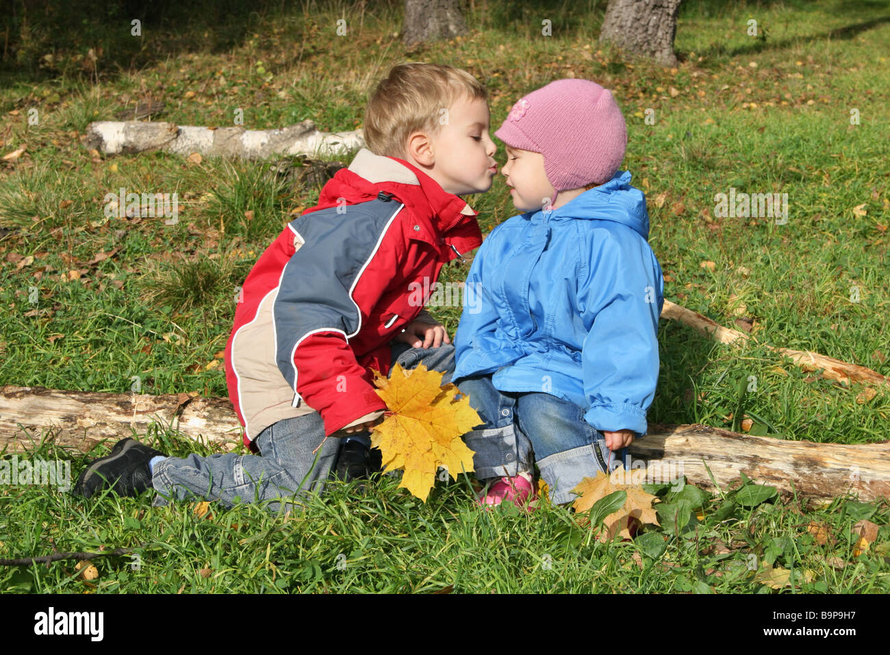First kiss children hi-res stock photography and images - Alamy