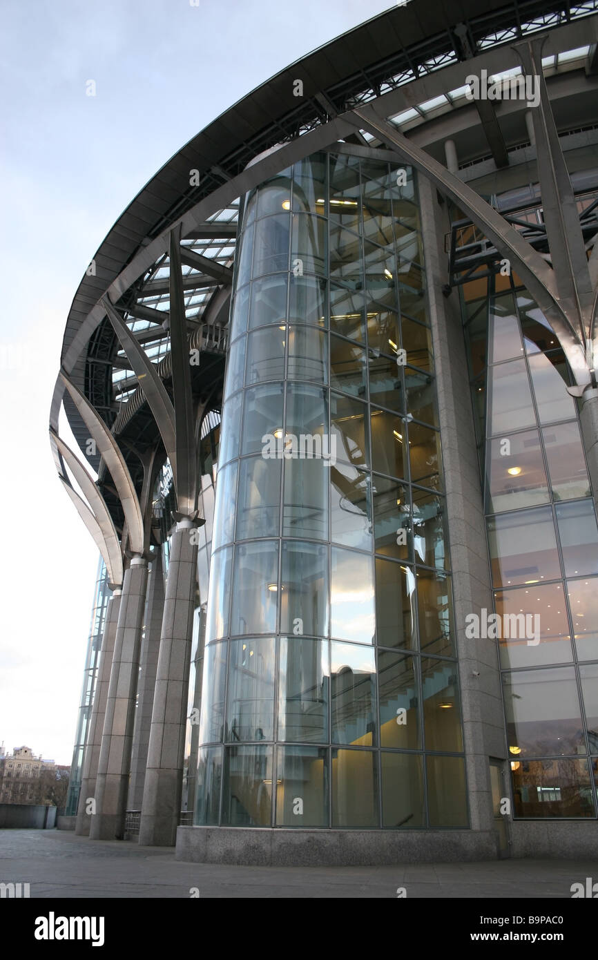 Round glass building hi-res stock photography and images - Alamy