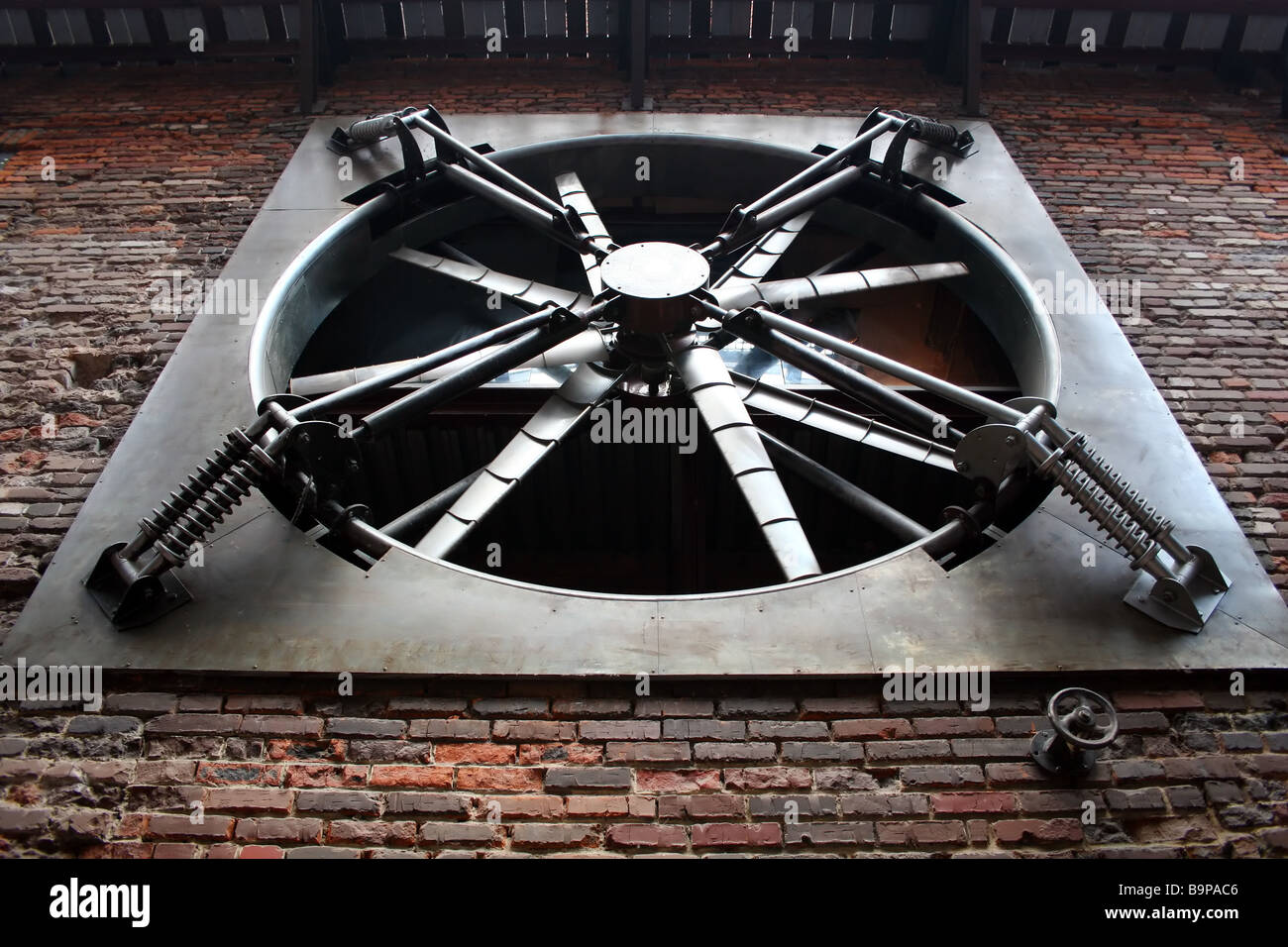 Big fan hi-res stock photography and images - Alamy