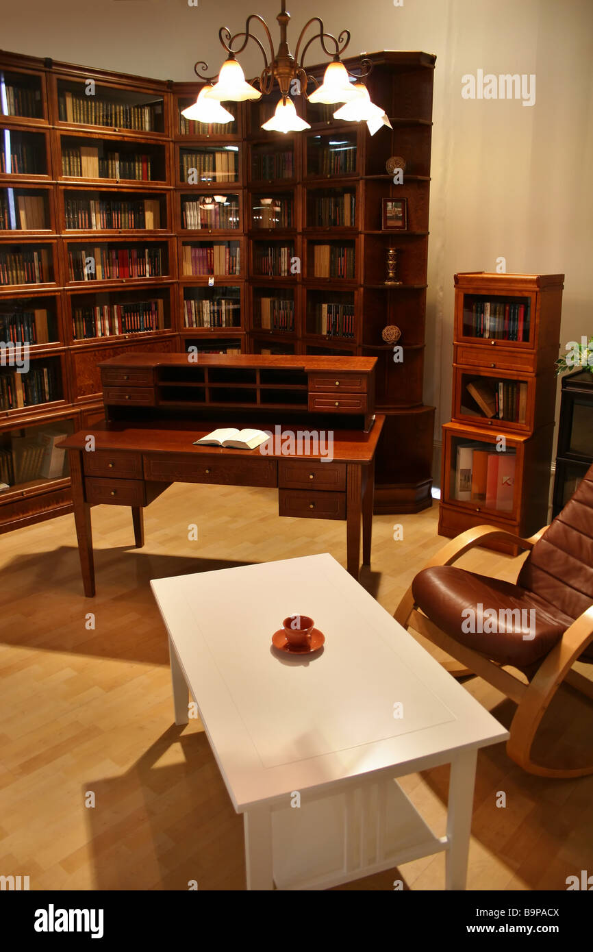 Home library book shelves hi-res stock photography and images - Alamy