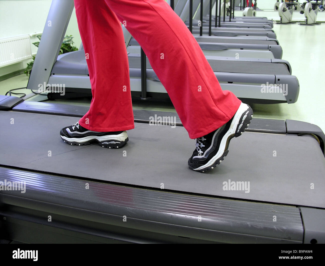 Step class gyms hi-res stock photography and images - Alamy