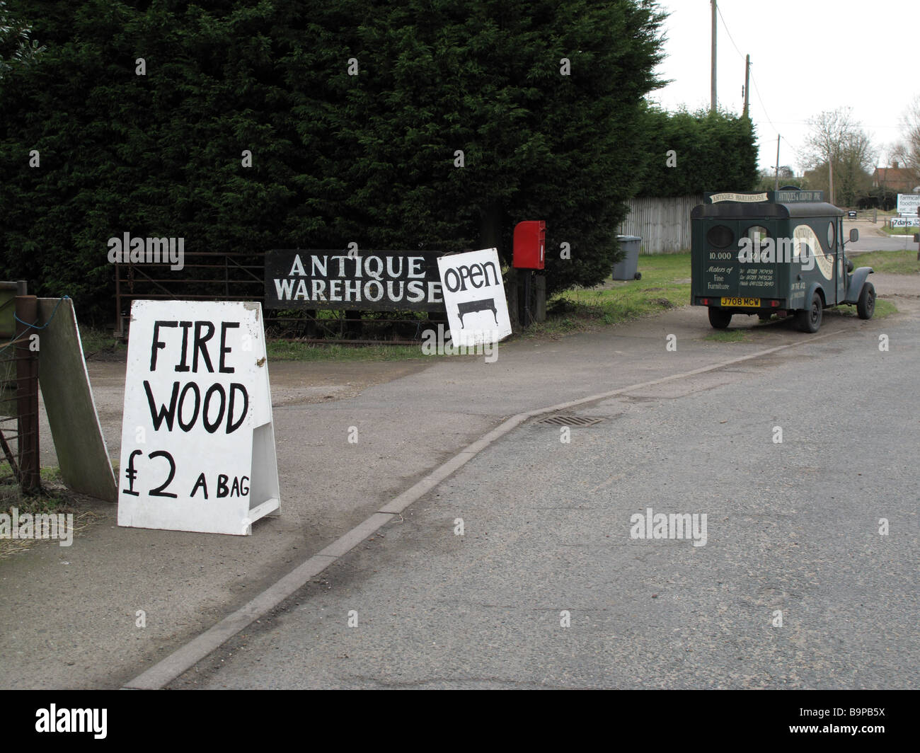 Laugh sign hi-res stock photography and images - Alamy