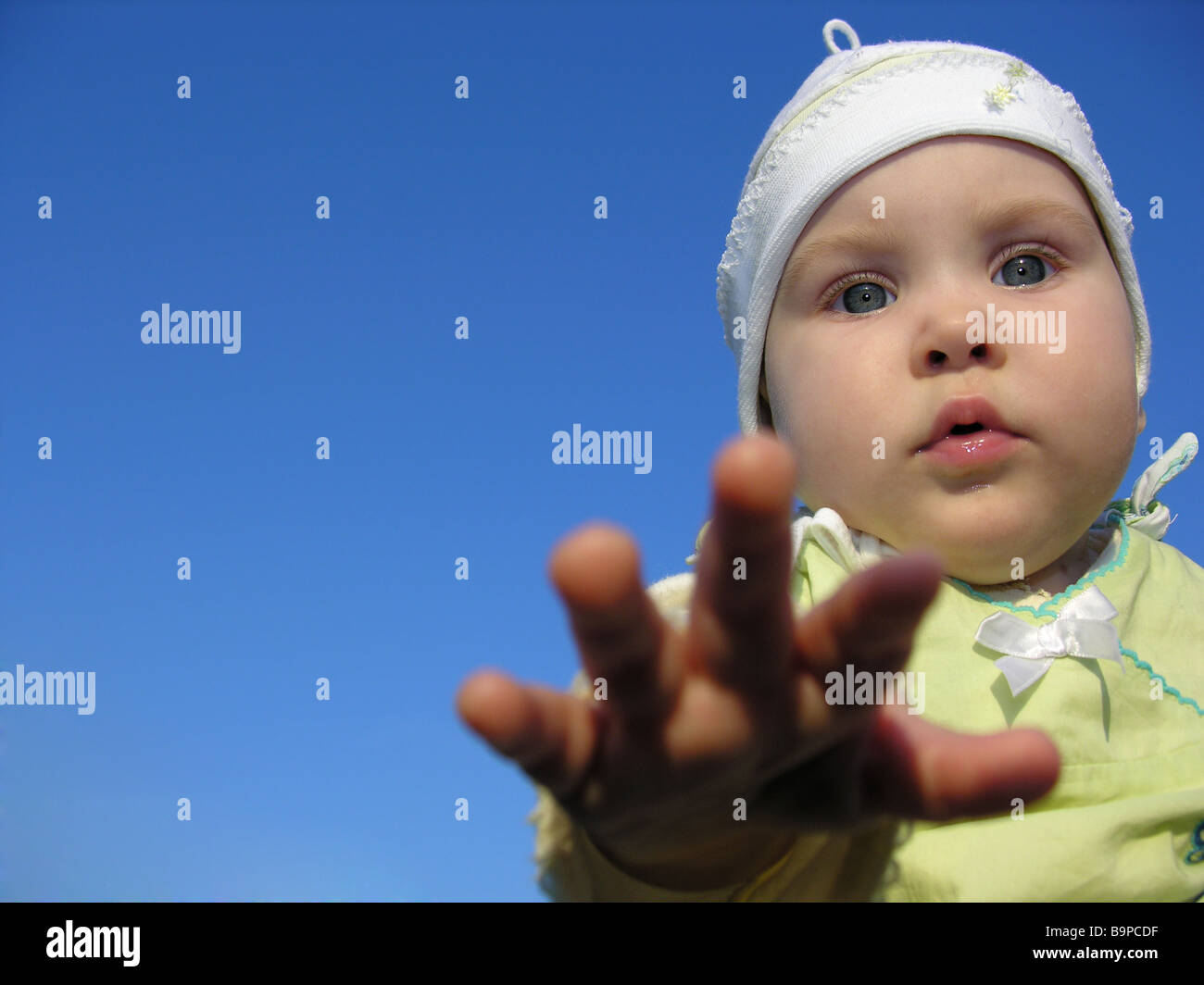 give me your hand Stock Photo - Alamy