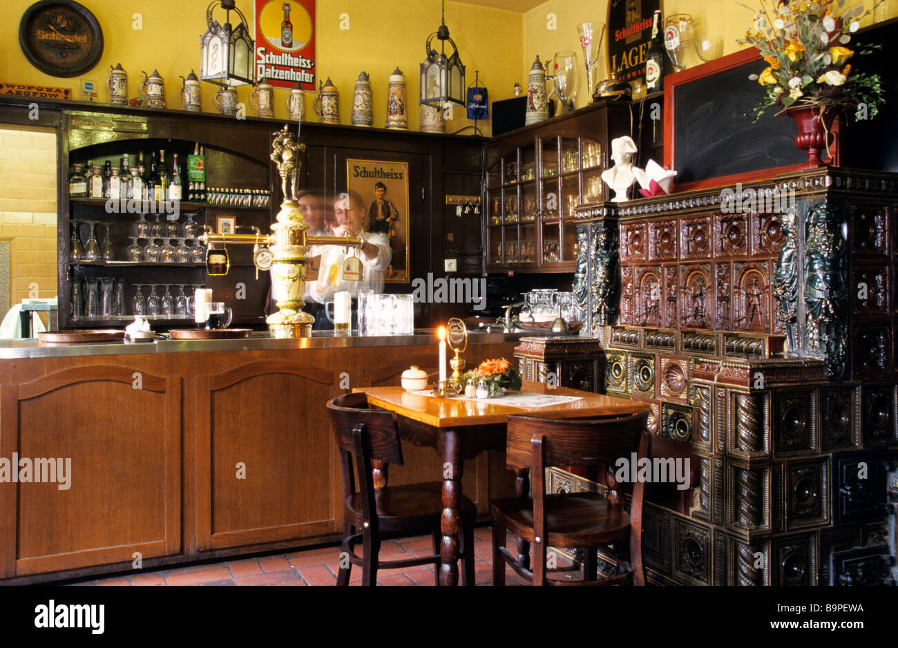 Traditional cafe hi-res stock photography and images - Alamy