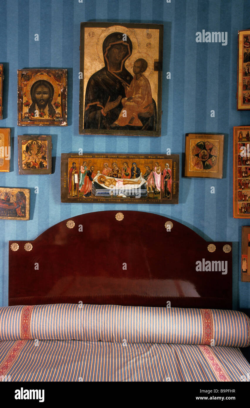 Ukraine, Kiev, private room with icons Stock Photo - Alamy
