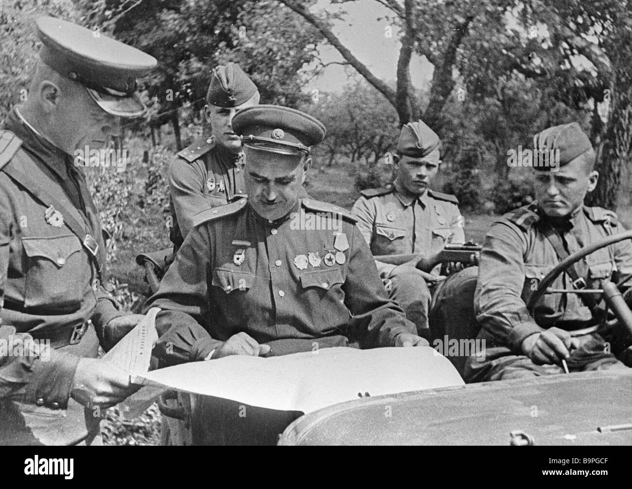 Major General Ivan Lyudnikov center commander of the Central Front s ...