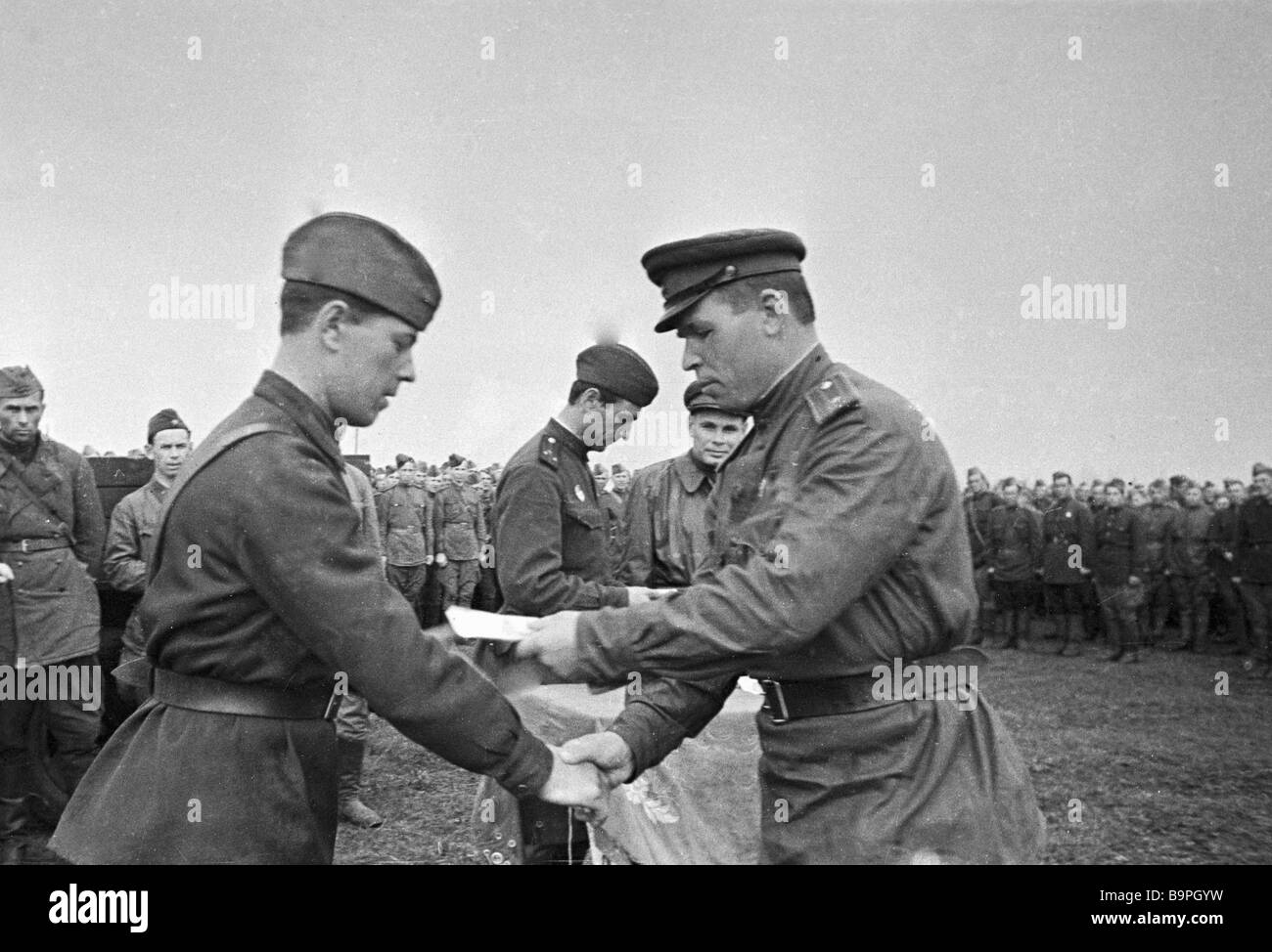 A soldier receives an award Stock Photo - Alamy