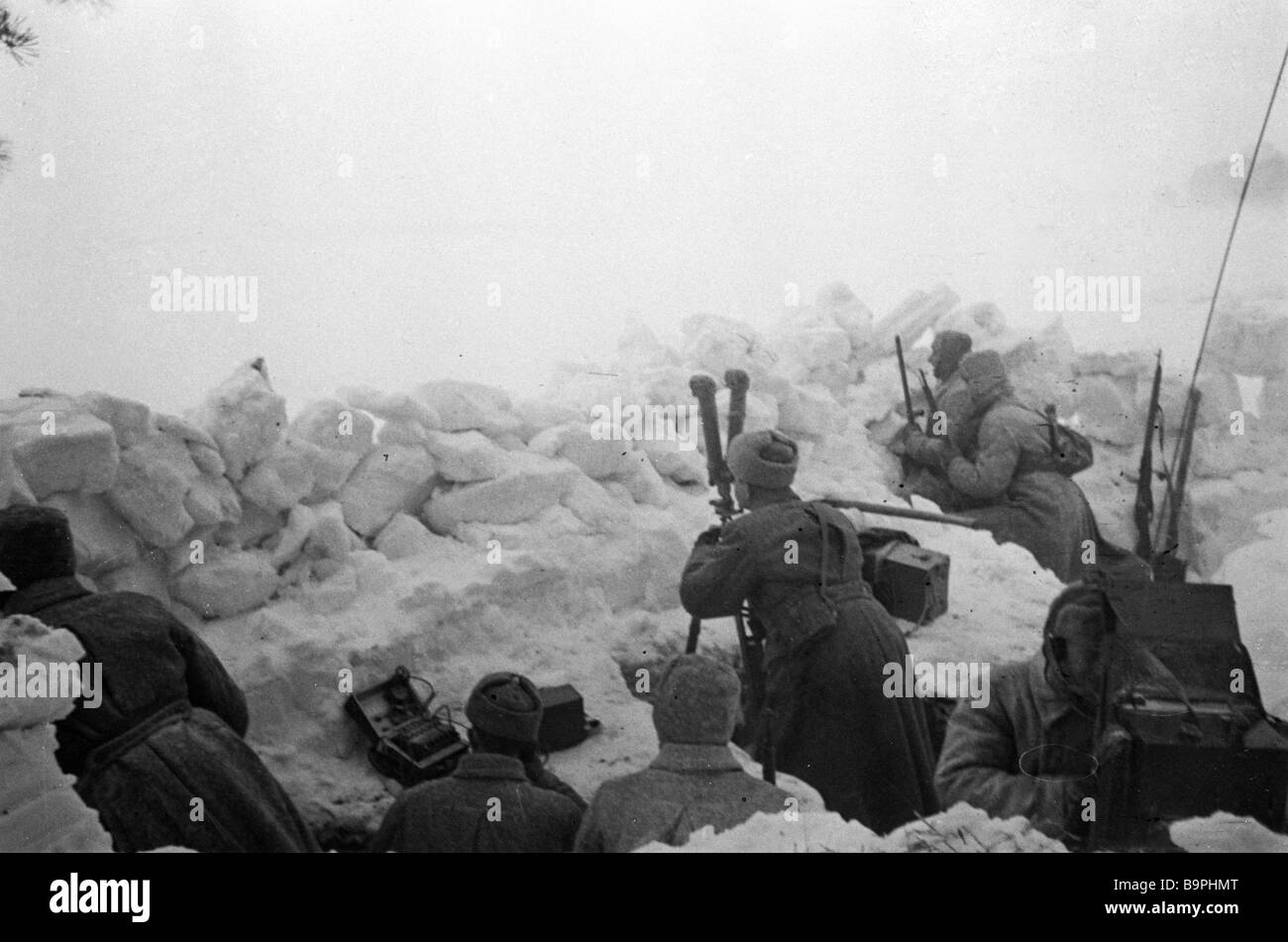Yugoslav soldiers fighting on the front line Stock Photo - Alamy