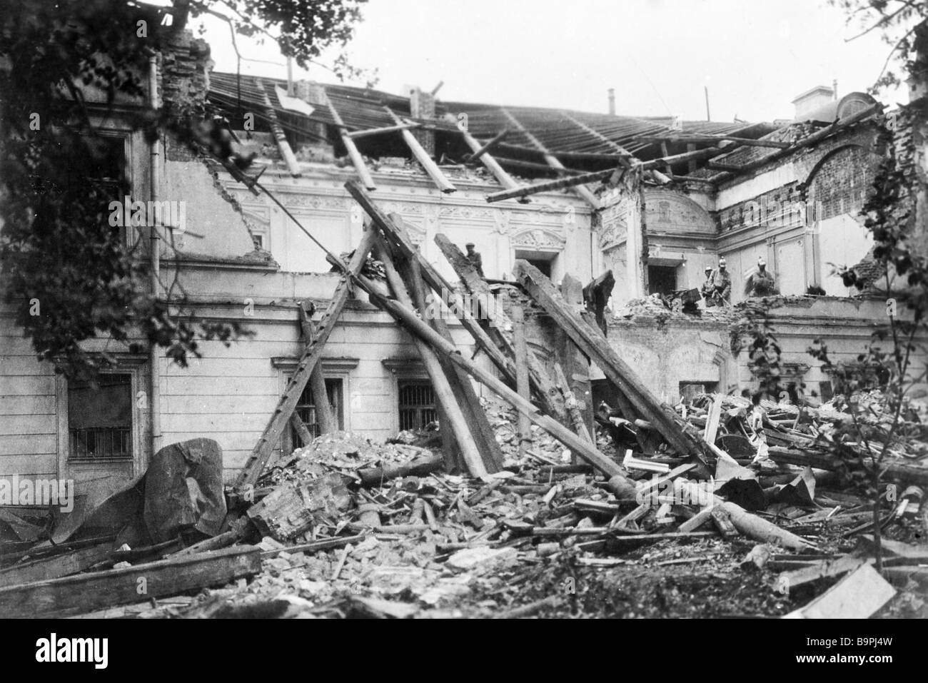 The building of the Moscow Communist Party committee demolished by an ...