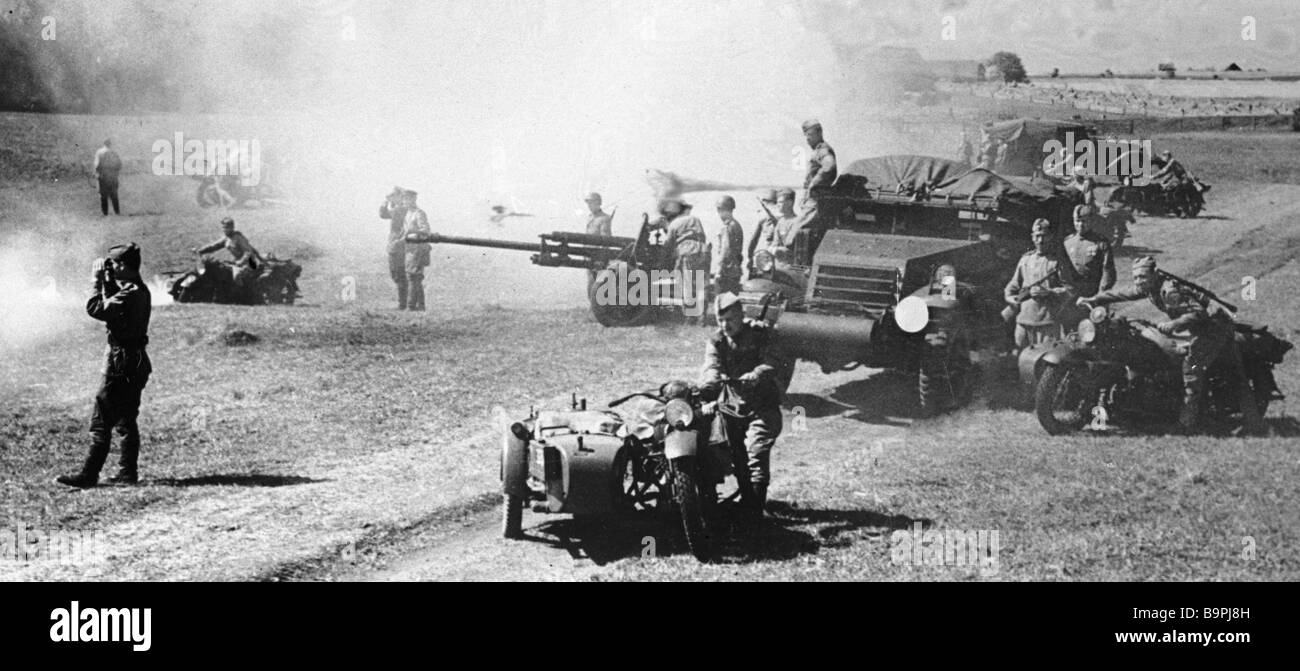 Soldiers getting ready for a battle Stock Photo - Alamy